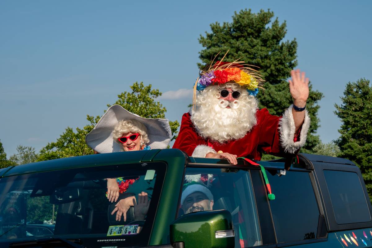 Santa's Summer Holiday - Peddler's Village